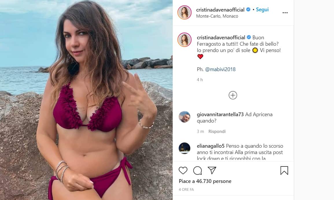 Cristina D'Avena, il bikini è da infarto: mai vista così Cristina D'Avena, il bikini è da infarto: mai vista così